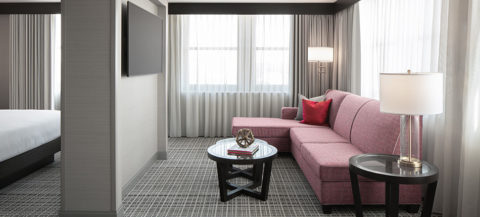 Boutique Hotel Rooms in Moline Illinois | Axis Hotel - Hilton